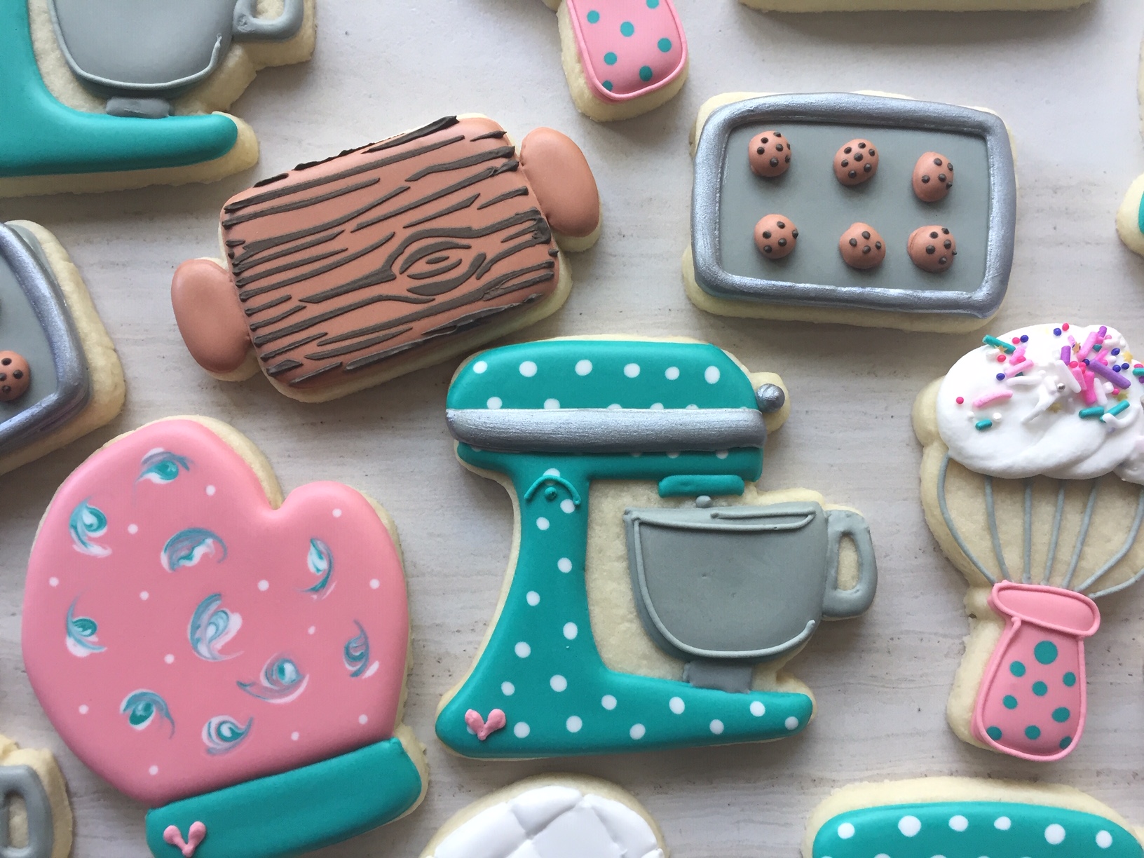 Decorated Sugar Cookies – Holly Bakes